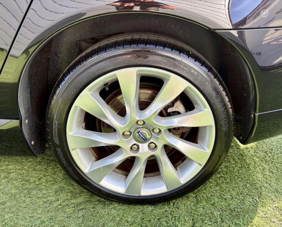 Melns Volvo S80 2012 Panevēža, ar dzinēja tilpumu 2.40 L un nobraukumu 289 tūkst. km par 8600 €, foto 13 vietnē AUTOMOTO.COM.LV