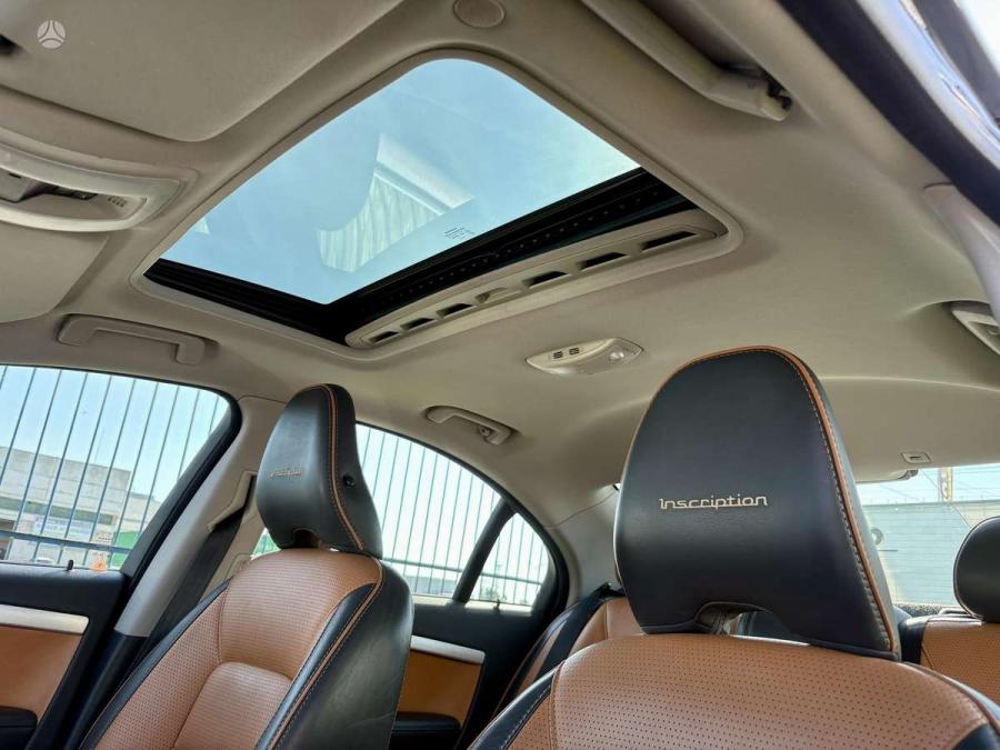 Melns Volvo S80 2012 Panevēža, ar dzinēja tilpumu 2.40 L un nobraukumu 289 tūkst. km par 8600 €, foto 18 vietnē AUTOMOTO.COM.LV