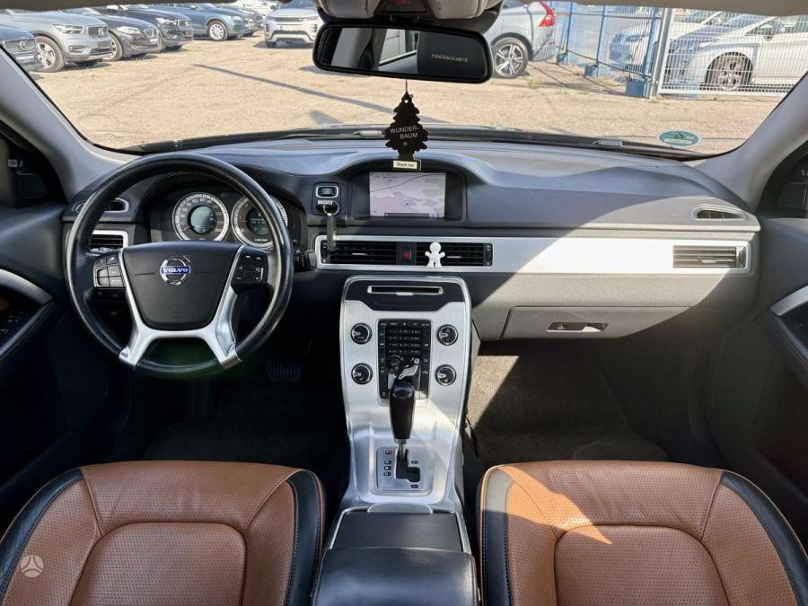 Melns Volvo S80 2012 Panevēža, ar dzinēja tilpumu 2.40 L un nobraukumu 289 tūkst. km par 8600 €, foto 19 vietnē AUTOMOTO.COM.LV