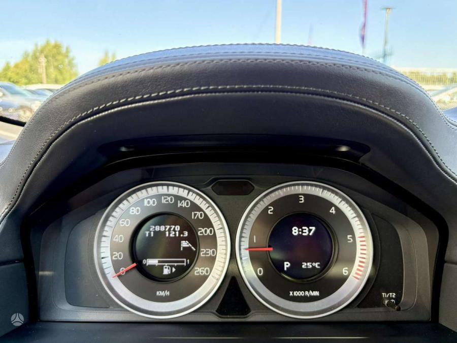 Melns Volvo S80 2012 Panevēža, ar dzinēja tilpumu 2.40 L un nobraukumu 289 tūkst. km par 8600 €, foto 21 vietnē AUTOMOTO.COM.LV
