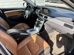 Melns Volvo S80 2012 Panevēža, ar dzinēja tilpumu 2.40 L un nobraukumu 289 tūkst. km par 8600 €, foto 27 vietnē AUTOMOTO.COM.LV
