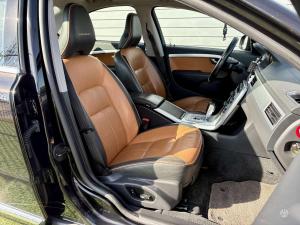 Melns Volvo S80 2012 Panevēža, ar dzinēja tilpumu 2.40 L un nobraukumu 289 tūkst. km par 8600 €, foto 28 vietnē AUTOMOTO.COM.LV