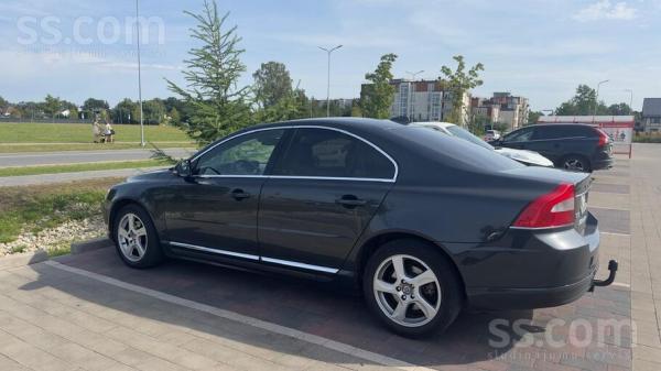 Черный Вольво С80 2012 в Рига, объемом двигателя 2.00 л и пробегом 339 тыс. км за 4500 €, фото 1 на AUTOMOTO.COM.LV
