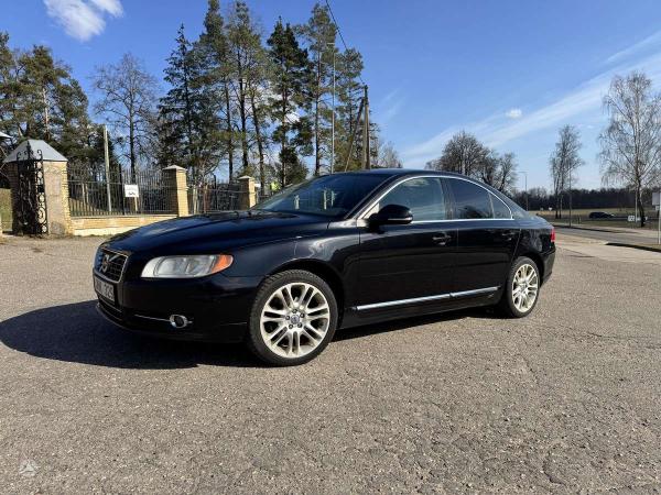 Black Volvo S80 2012 in Vilnius, with an engine capacity of 1.98 L and mileage of 505 thousand km for 4900 €, photo 5 on AUTOMOTO.COM.LV