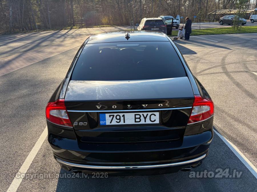 Black Volvo S80 2013 in Tallinn, with an engine capacity of 2.40 L and mileage of 300 thousand km for 9500 €, photo 7 on AUTOMOTO.COM.LV