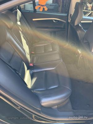 Black Volvo S80 2013 in Tallinn, with an engine capacity of 2.40 L and mileage of 300 thousand km for 9500 €, photo 9 on AUTOMOTO.COM.LV