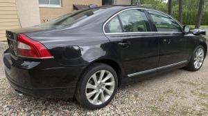 Black Volvo S80 2013 in Vilnius, with an engine capacity of 2.95 L and mileage of 244 thousand km for 4400 €, photo 5 on AUTOMOTO.COM.LV