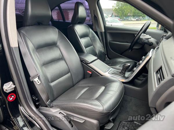 Melns Volvo S80 2013 Paide, ar dzinēja tilpumu 1.60 L un nobraukumu 288 tūkst. km par 6799 €, foto 9 vietnē AUTOMOTO.COM.LV