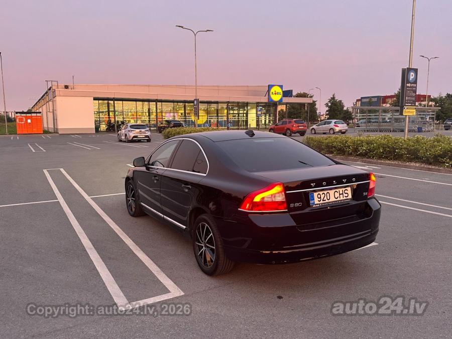 Melns Volvo S80 2013 Tallina, ar dzinēja tilpumu 1.60 L un nobraukumu 107 tūkst. km par 8799 €, foto 5 vietnē AUTOMOTO.COM.LV