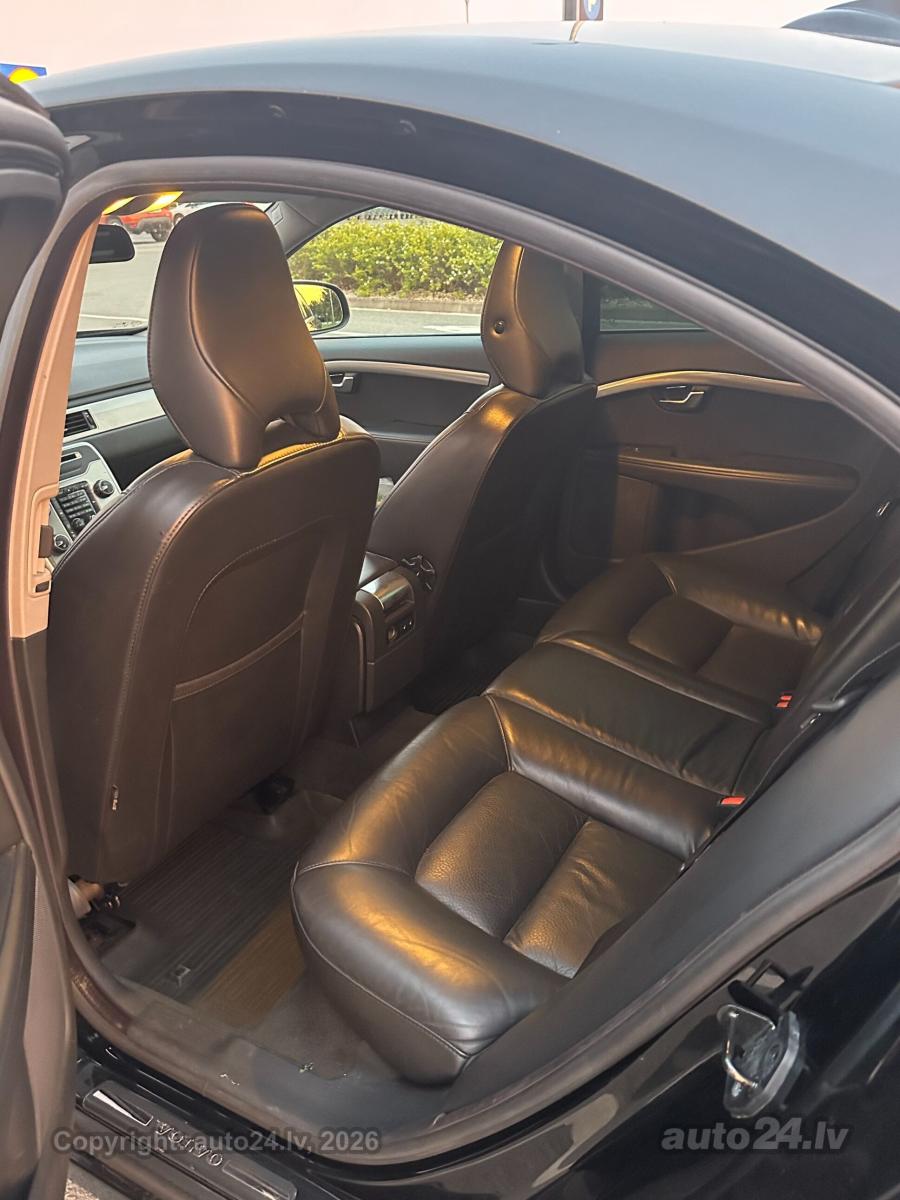 Melns Volvo S80 2013 Tallina, ar dzinēja tilpumu 1.60 L un nobraukumu 107 tūkst. km par 8799 €, foto 10 vietnē AUTOMOTO.COM.LV