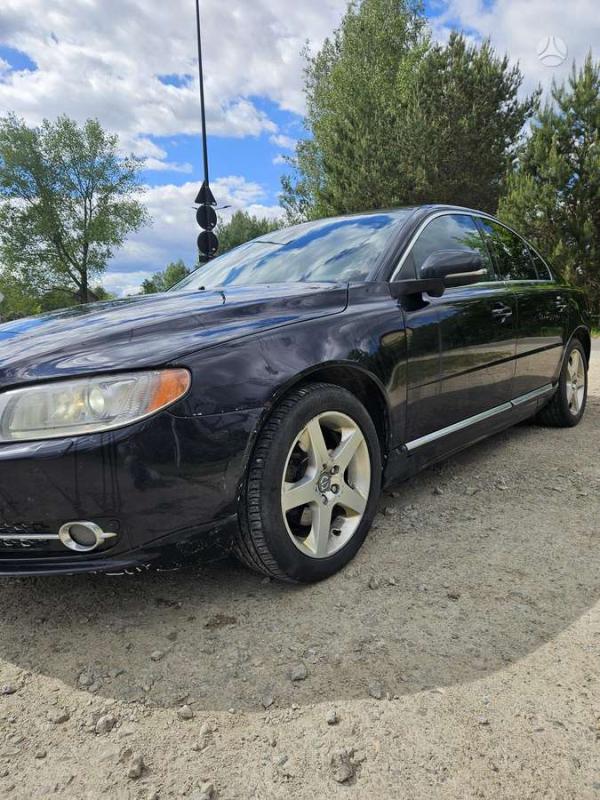 Black Volvo S80 2013 in Vilnius, with an engine capacity of 1.98 L and mileage of 458 thousand km for 4700 €, photo 1 on AUTOMOTO.COM.LV