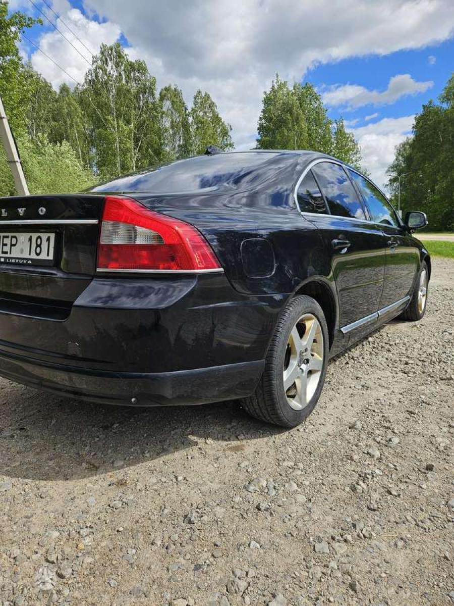 Melns Volvo S80 2013 Viļņa, ar dzinēja tilpumu 1.98 L un nobraukumu 458 tūkst. km par 4700 €, foto 6 vietnē AUTOMOTO.COM.LV