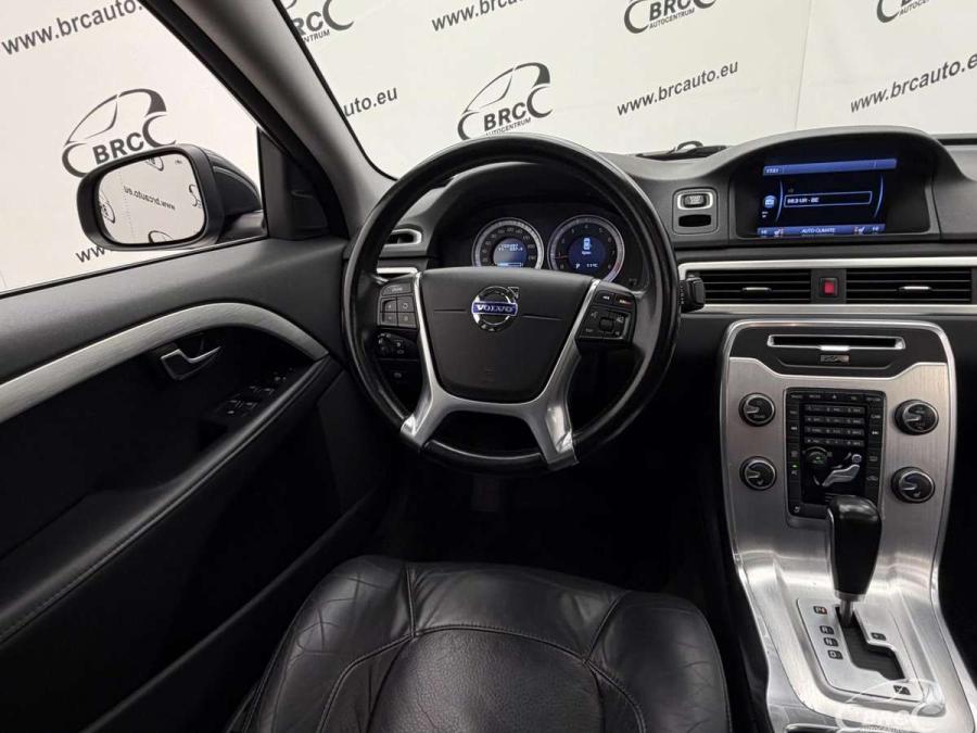 Black Volvo S80 2014 in Vilnius, with an engine capacity of 2.95 L and mileage of 162 thousand km for 8900 €, photo 16 on AUTOMOTO.COM.LV
