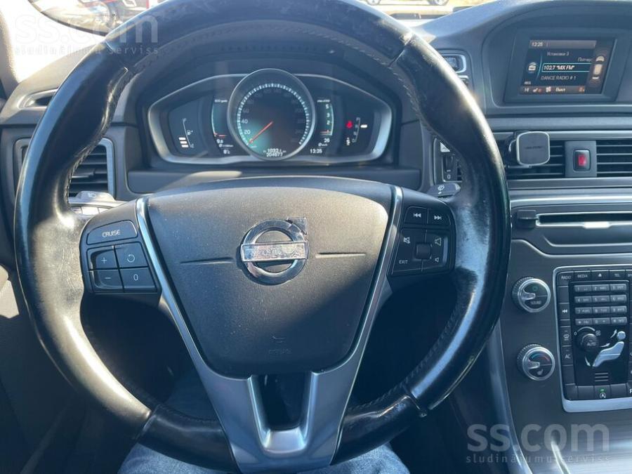 Black Volvo S80 2014 in Riga, with an engine capacity of 2.00 L and mileage of 0 thousand km for 7299 €, photo 15 on AUTOMOTO.COM.LV
