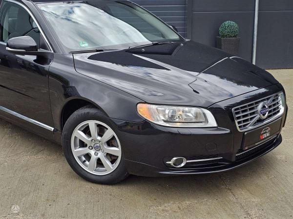 Melns Volvo S80 2014 Utena, ar dzinēja tilpumu 1.98 L un nobraukumu 217 tūkst. km par 7950 €, foto 2 vietnē AUTOMOTO.COM.LV