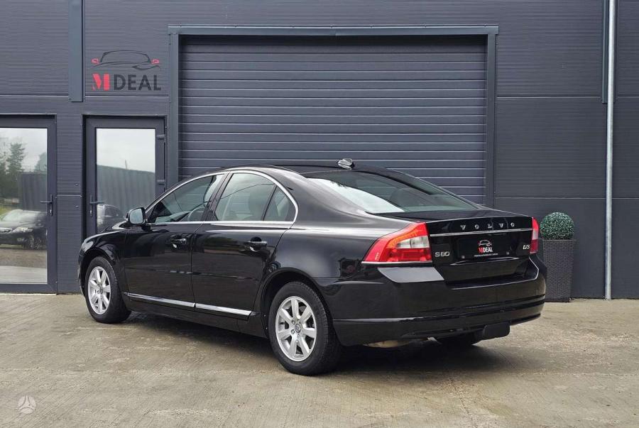 Melns Volvo S80 2014 Utena, ar dzinēja tilpumu 1.98 L un nobraukumu 217 tūkst. km par 7950 €, foto 6 vietnē AUTOMOTO.COM.LV