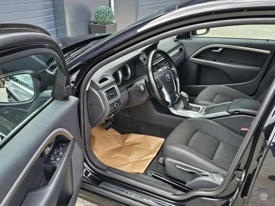 Melns Volvo S80 2014 Utena, ar dzinēja tilpumu 1.98 L un nobraukumu 217 tūkst. km par 7950 €, foto 21 vietnē AUTOMOTO.COM.LV