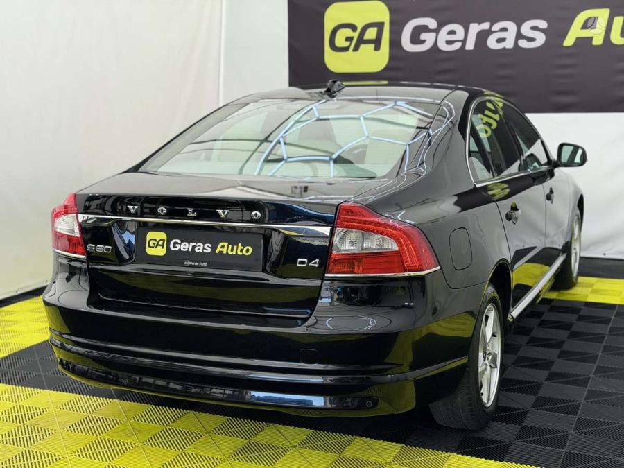 Melns Volvo S80 2014 Viļņa, ar dzinēja tilpumu 1.98 L un nobraukumu 160 tūkst. km par 8999 €, foto 5 vietnē AUTOMOTO.COM.LV