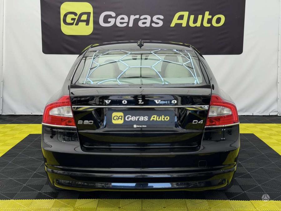 Melns Volvo S80 2014 Viļņa, ar dzinēja tilpumu 1.98 L un nobraukumu 160 tūkst. km par 8999 €, foto 6 vietnē AUTOMOTO.COM.LV
