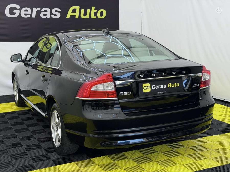 Melns Volvo S80 2014 Viļņa, ar dzinēja tilpumu 1.98 L un nobraukumu 160 tūkst. km par 8999 €, foto 7 vietnē AUTOMOTO.COM.LV