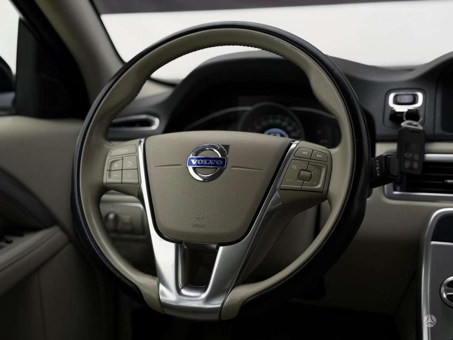 Melns Volvo S80 2014 Viļņa, ar dzinēja tilpumu 1.98 L un nobraukumu 160 tūkst. km par 8999 €, foto 17 vietnē AUTOMOTO.COM.LV