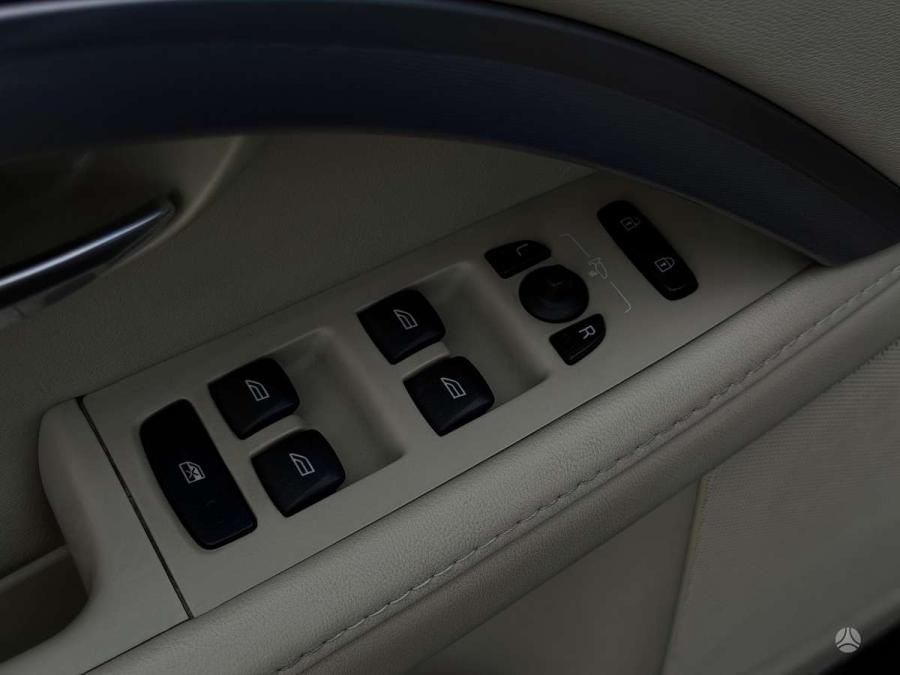 Melns Volvo S80 2014 Viļņa, ar dzinēja tilpumu 1.98 L un nobraukumu 160 tūkst. km par 8999 €, foto 19 vietnē AUTOMOTO.COM.LV