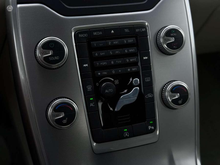 Melns Volvo S80 2014 Viļņa, ar dzinēja tilpumu 1.98 L un nobraukumu 160 tūkst. km par 8999 €, foto 21 vietnē AUTOMOTO.COM.LV