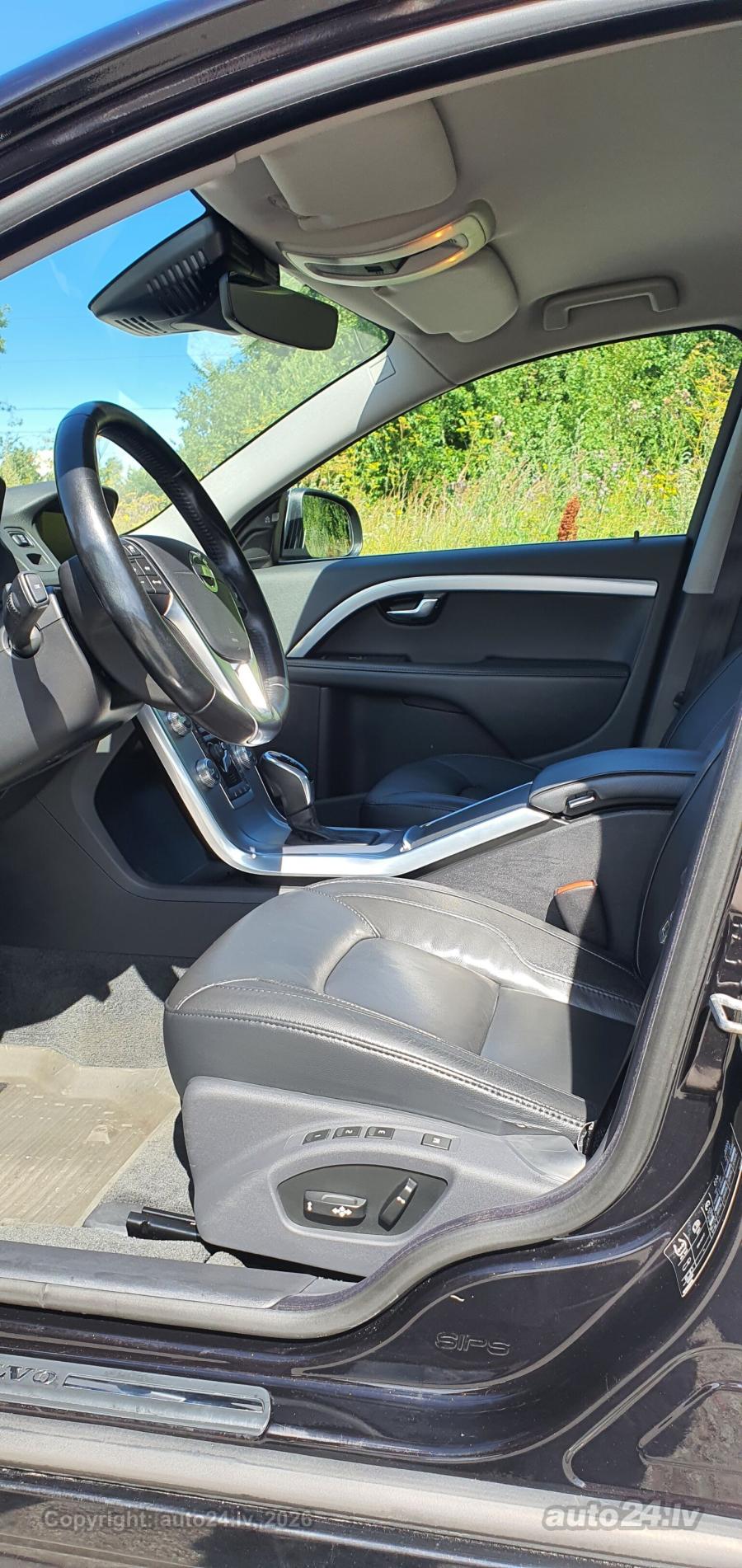 Melns Volvo S80 2014 Tallina, ar dzinēja tilpumu 2.00 L un nobraukumu 152 tūkst. km par 11500 €, foto 9 vietnē AUTOMOTO.COM.LV