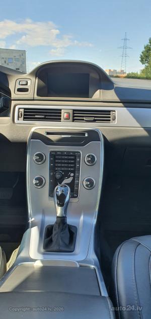 Melns Volvo S80 2014 Tallina, ar dzinēja tilpumu 2.00 L un nobraukumu 152 tūkst. km par 11500 €, foto 15 vietnē AUTOMOTO.COM.LV