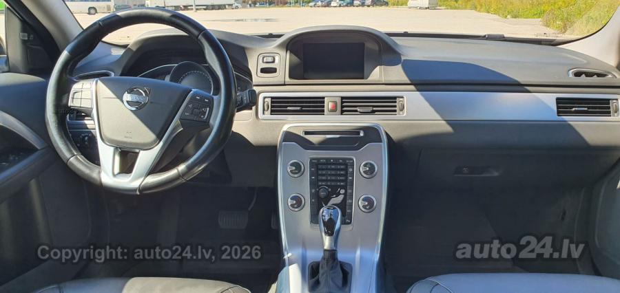 Melns Volvo S80 2014 Tallina, ar dzinēja tilpumu 2.00 L un nobraukumu 152 tūkst. km par 11500 €, foto 16 vietnē AUTOMOTO.COM.LV