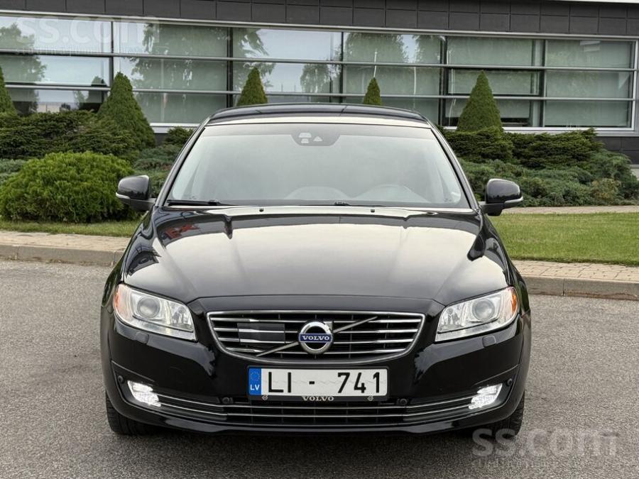 Black Volvo S80 2014 in Riga, with an engine capacity of 2.00 L and mileage of 281 thousand km for 6500 €, photo 10 on AUTOMOTO.COM.LV