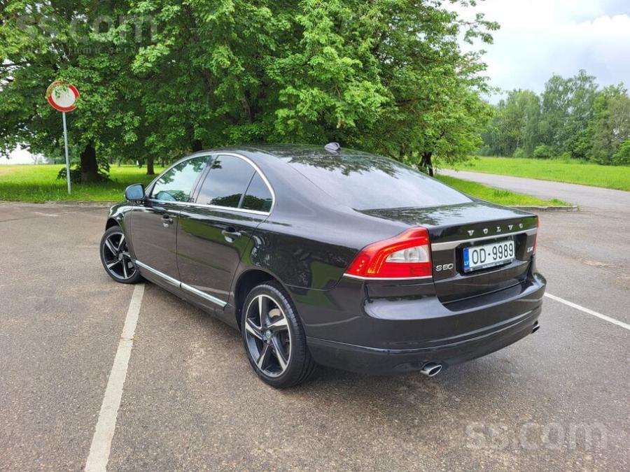 Black Volvo S80 2015 in Aizkraukle, with an engine capacity of 2.00 L and mileage of 0 thousand km for 7700 €, photo 4 on AUTOMOTO.COM.LV