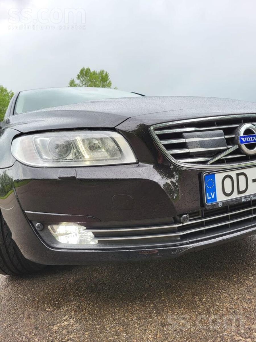 Black Volvo S80 2015 in Aizkraukle, with an engine capacity of 2.00 L and mileage of 0 thousand km for 7700 €, photo 15 on AUTOMOTO.COM.LV