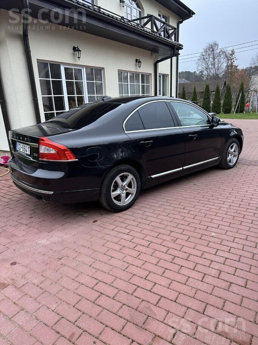 Black Volvo S80 2015 in Riga, with an engine capacity of 2.00 L and mileage of 239 thousand km for 6900 €, photo 2 on AUTOMOTO.COM.LV