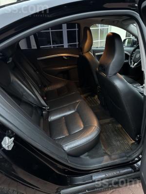 Black Volvo S80 2015 in Riga, with an engine capacity of 2.00 L and mileage of 239 thousand km for 6900 €, photo 9 on AUTOMOTO.COM.LV