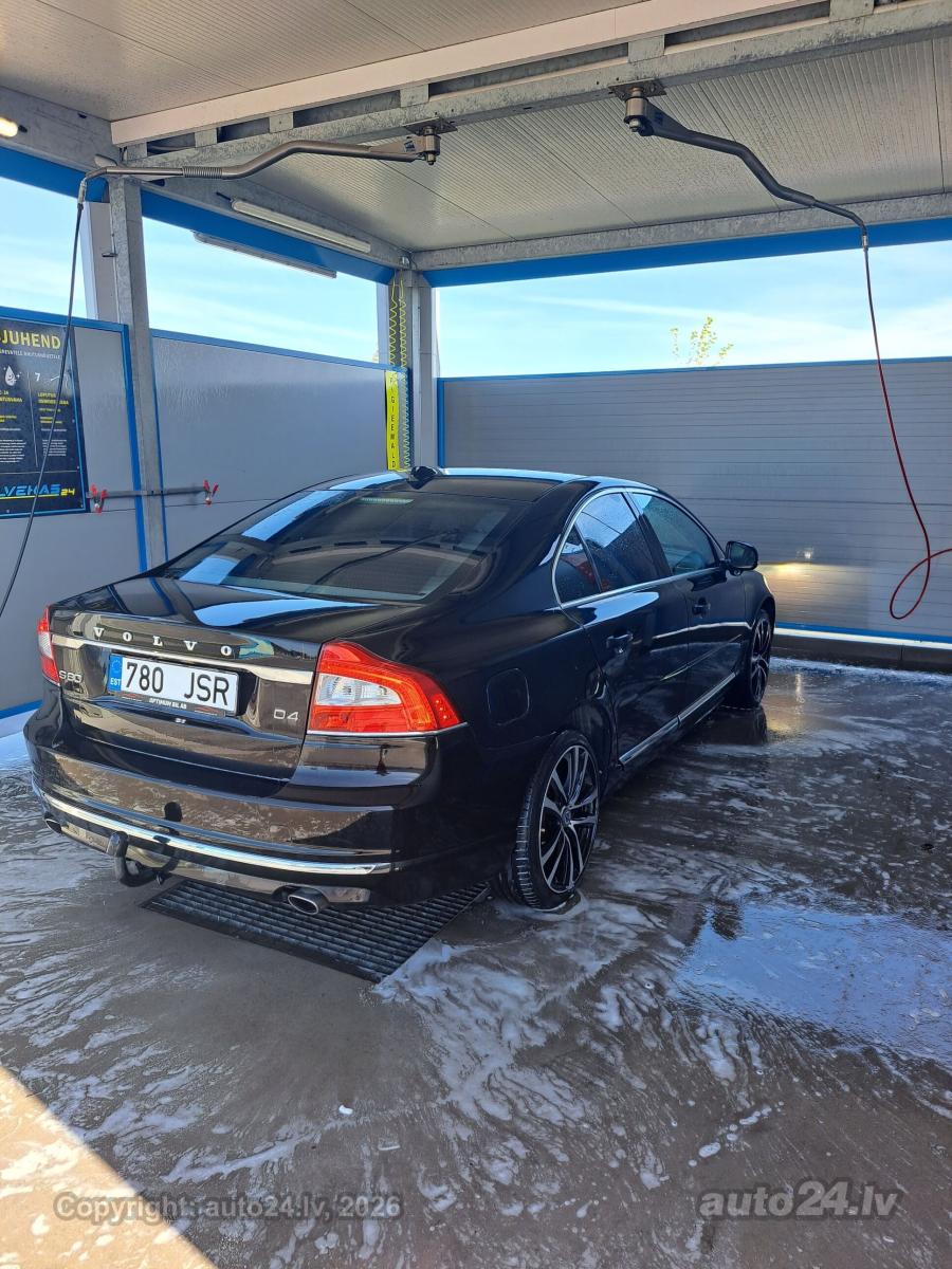 Black Volvo S80 2015 in Tallinn, with an engine capacity of 2.00 L and mileage of 362 thousand km for 11200 €, photo 3 on AUTOMOTO.COM.LV