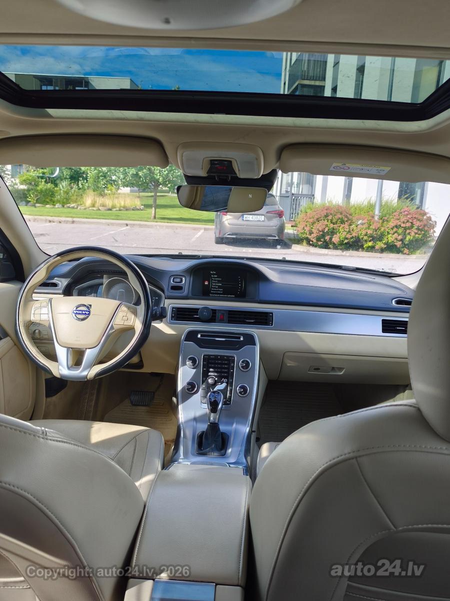Black Volvo S80 2015 in Tallinn, with an engine capacity of 2.00 L and mileage of 362 thousand km for 11200 €, photo 5 on AUTOMOTO.COM.LV