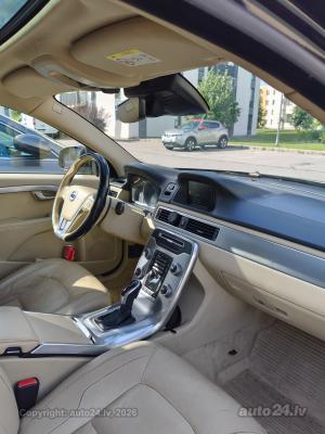 Black Volvo S80 2015 in Tallinn, with an engine capacity of 2.00 L and mileage of 362 thousand km for 11200 €, photo 6 on AUTOMOTO.COM.LV