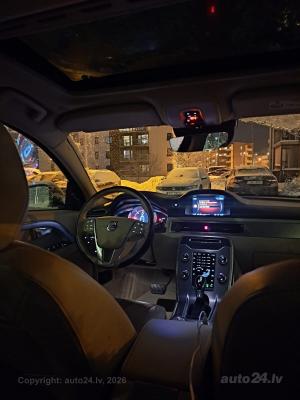 Black Volvo S80 2015 in Tallinn, with an engine capacity of 2.00 L and mileage of 362 thousand km for 11200 €, photo 12 on AUTOMOTO.COM.LV