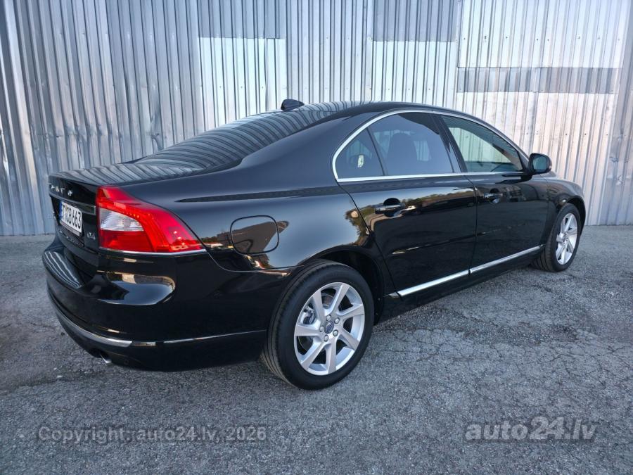 Melns Volvo S80 2016 Tallina, ar dzinēja tilpumu 2.00 L un nobraukumu 274 tūkst. km par 9900 €, foto 4 vietnē AUTOMOTO.COM.LV