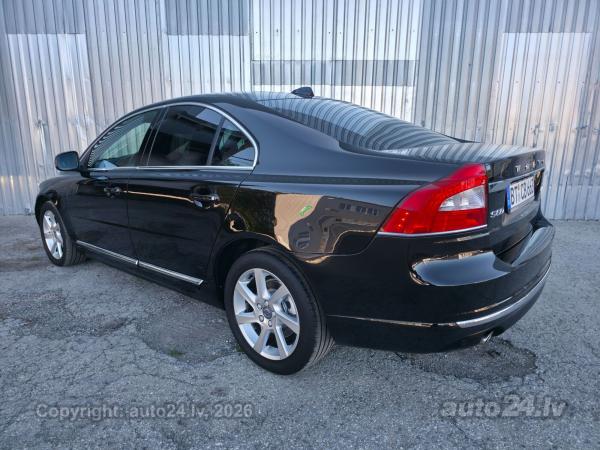 Melns Volvo S80 2016 Tallina, ar dzinēja tilpumu 2.00 L un nobraukumu 274 tūkst. km par 9900 €, foto 4 vietnē AUTOMOTO.COM.LV