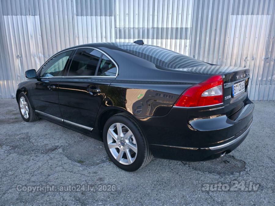 Melns Volvo S80 2016 Tallina, ar dzinēja tilpumu 2.00 L un nobraukumu 274 tūkst. km par 9900 €, foto 5 vietnē AUTOMOTO.COM.LV