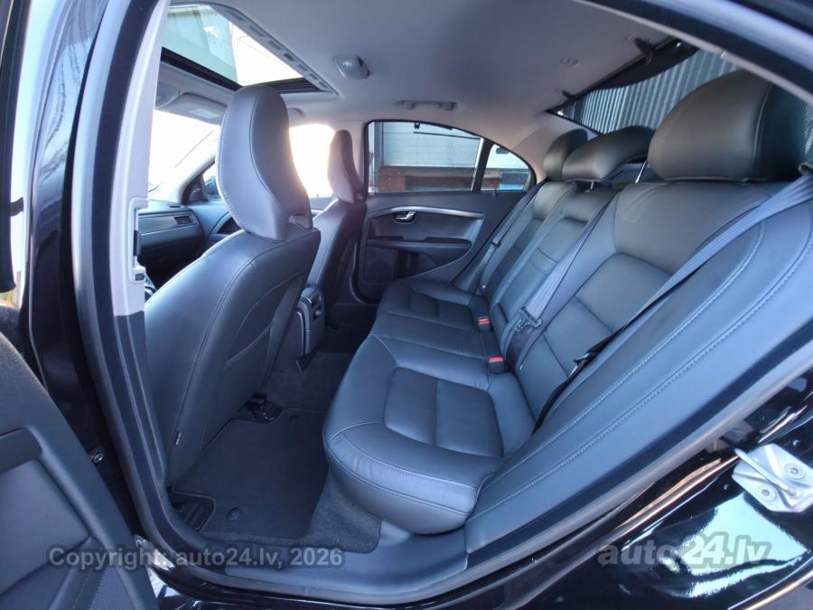 Melns Volvo S80 2016 Tallina, ar dzinēja tilpumu 2.00 L un nobraukumu 274 tūkst. km par 9900 €, foto 15 vietnē AUTOMOTO.COM.LV