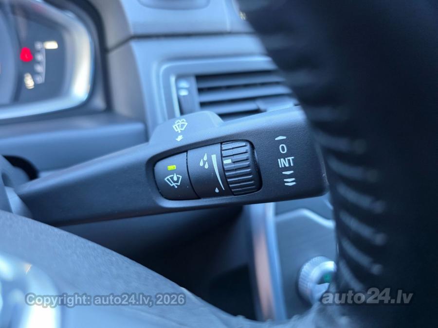 Melns Volvo S80 2016 Tallina, ar dzinēja tilpumu 2.00 L un nobraukumu 274 tūkst. km par 9900 €, foto 24 vietnē AUTOMOTO.COM.LV