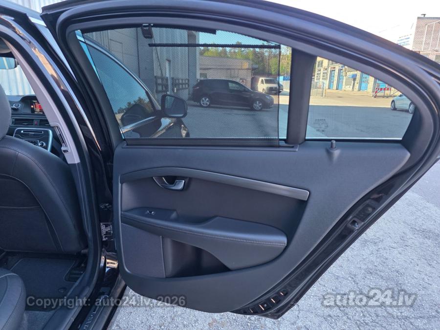 Melns Volvo S80 2016 Tallina, ar dzinēja tilpumu 2.00 L un nobraukumu 274 tūkst. km par 9900 €, foto 25 vietnē AUTOMOTO.COM.LV
