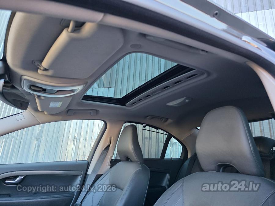 Melns Volvo S80 2016 Tallina, ar dzinēja tilpumu 2.00 L un nobraukumu 274 tūkst. km par 9900 €, foto 26 vietnē AUTOMOTO.COM.LV