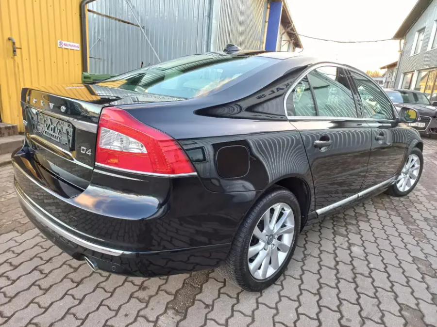 Black Volvo S80 2016 in Riga, with an engine capacity of 2.00 L and mileage of 210 thousand km for 12750 €, photo 3 on AUTOMOTO.COM.LV