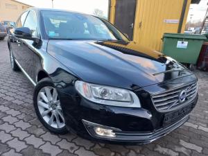 Black Volvo S80 2016 in Riga, with an engine capacity of 2.00 L and mileage of 210 thousand km for 12750 €, photo 4 on AUTOMOTO.COM.LV