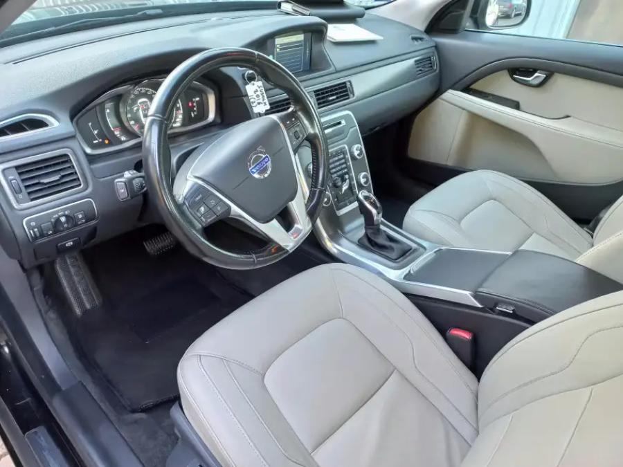 Black Volvo S80 2016 in Riga, with an engine capacity of 2.00 L and mileage of 210 thousand km for 12750 €, photo 9 on AUTOMOTO.COM.LV