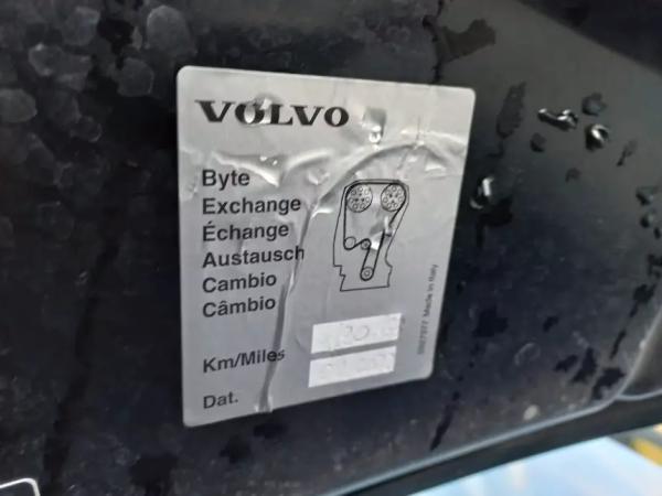 Black Volvo S80 2016 in Riga, with an engine capacity of 2.00 L and mileage of 210 thousand km for 12750 €, photo 9 on AUTOMOTO.COM.LV